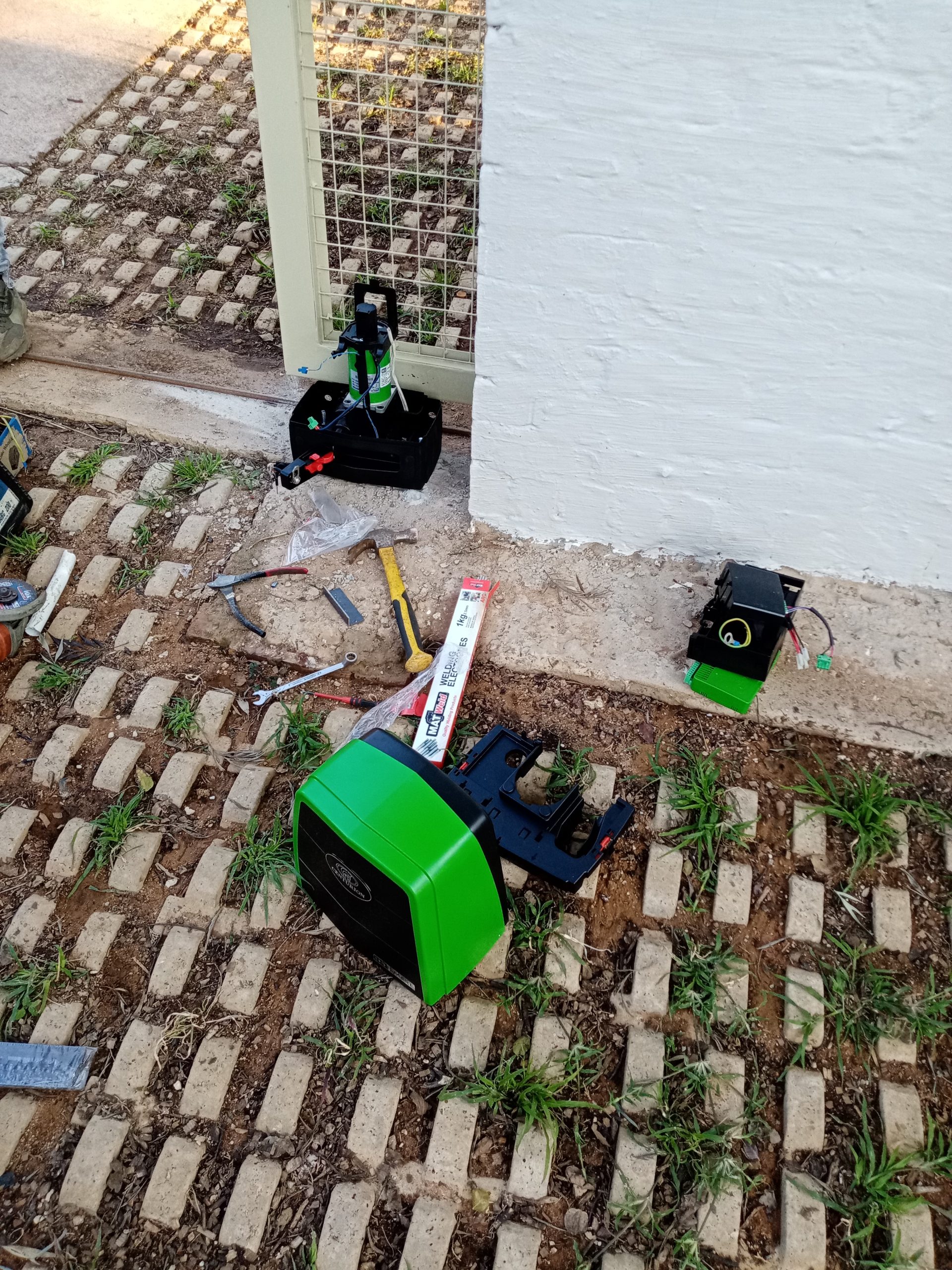 ELECTRIC GATE MOTOR REPAIRS MONTANA | WISE ELECTRIC FENCE AND ...